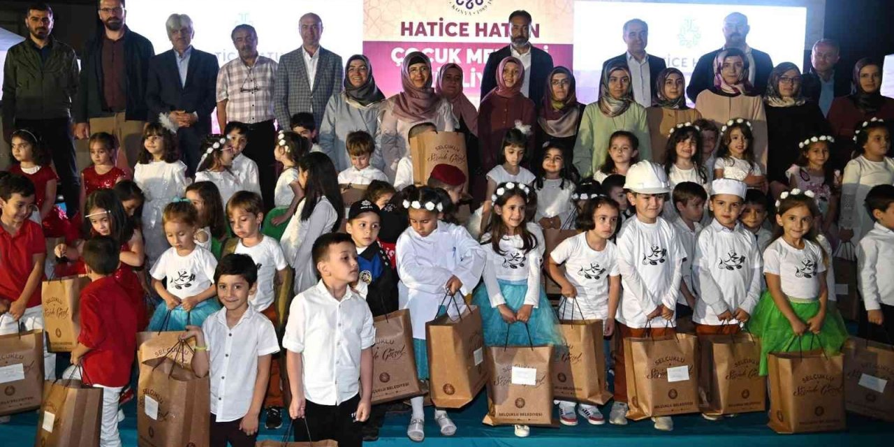 Hatice Hatun Külliyesi Çocuk Mektebi’nde Mezuniyet Heyecanı