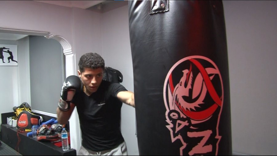 Sol Ayağını Hissetmediği Maçta Rakibini Nakavt Etti