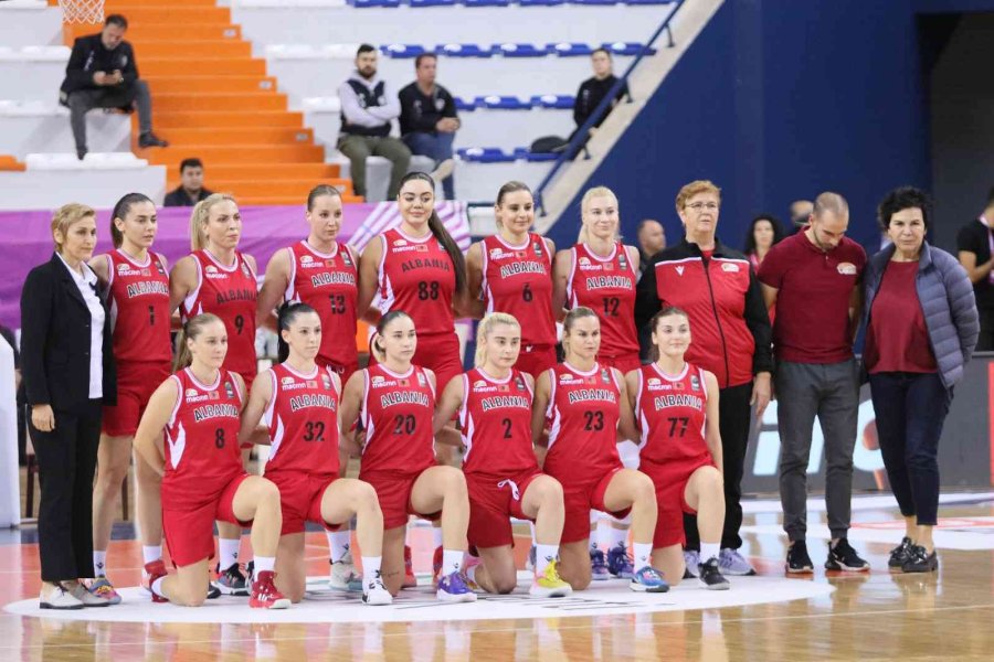 Türkiye, Arnavutluk’u Rahat Geçti