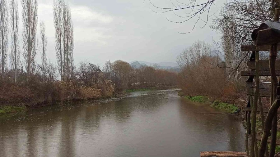 Sakarya Nehri’nden Seyrine Doyumsuz Kış Manzaraları