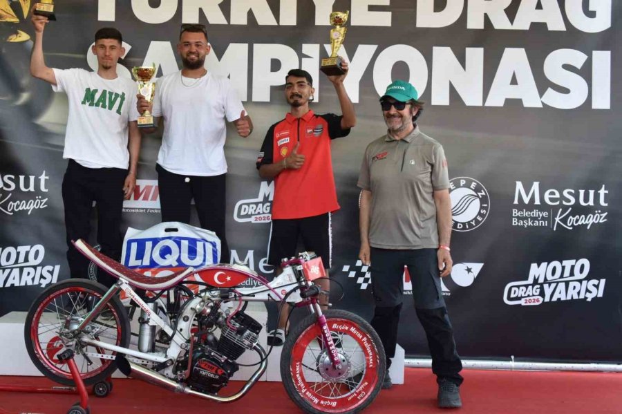 Kepez’de Motodrag Şampiyonları Kupalarını Aldı
