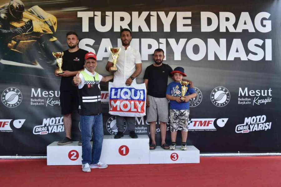 Kepez’de Motodrag Şampiyonları Kupalarını Aldı